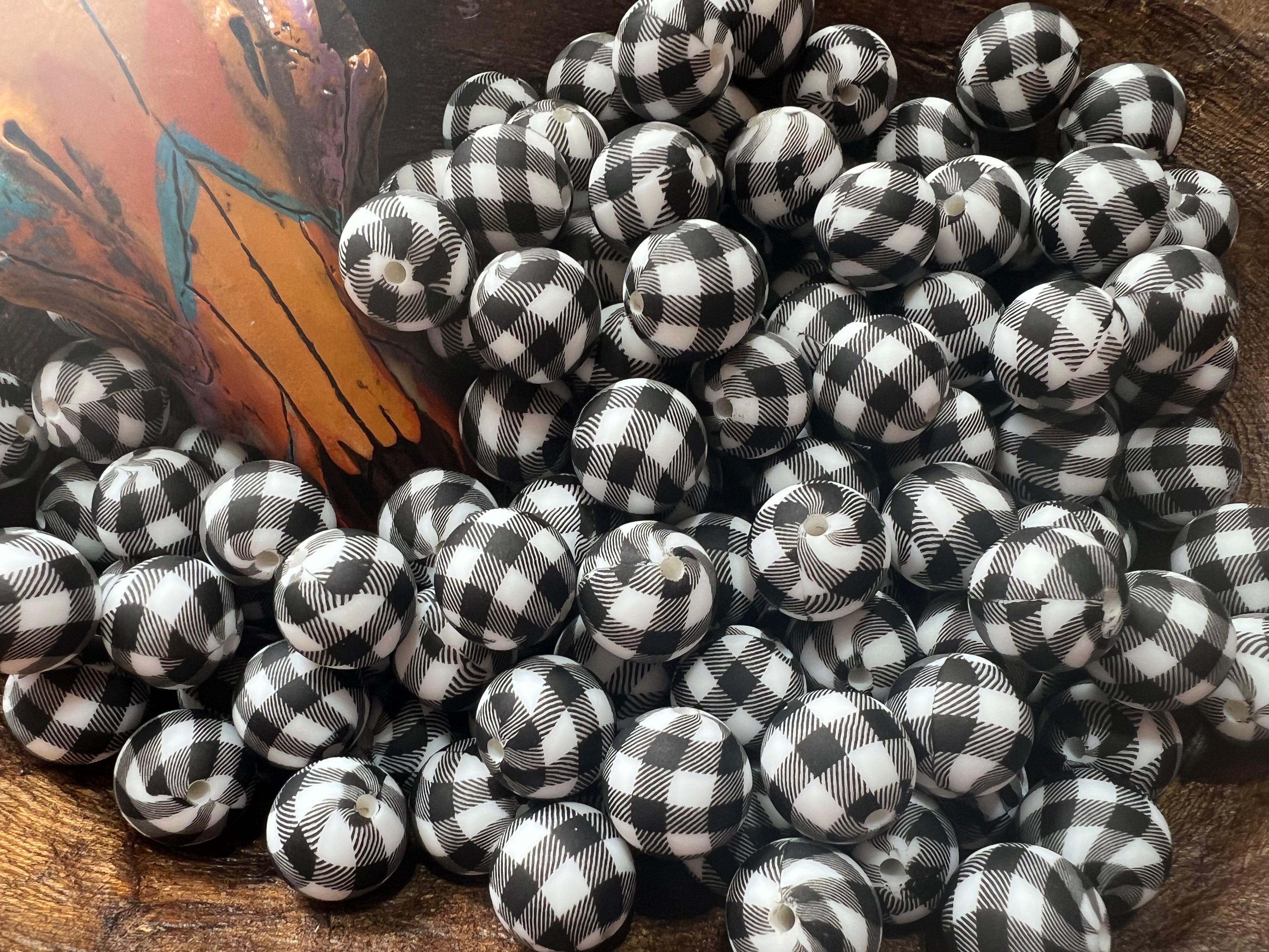 15mm White & black buffalo plaid (pack of 5) – Fire and Hyde Bead Supply