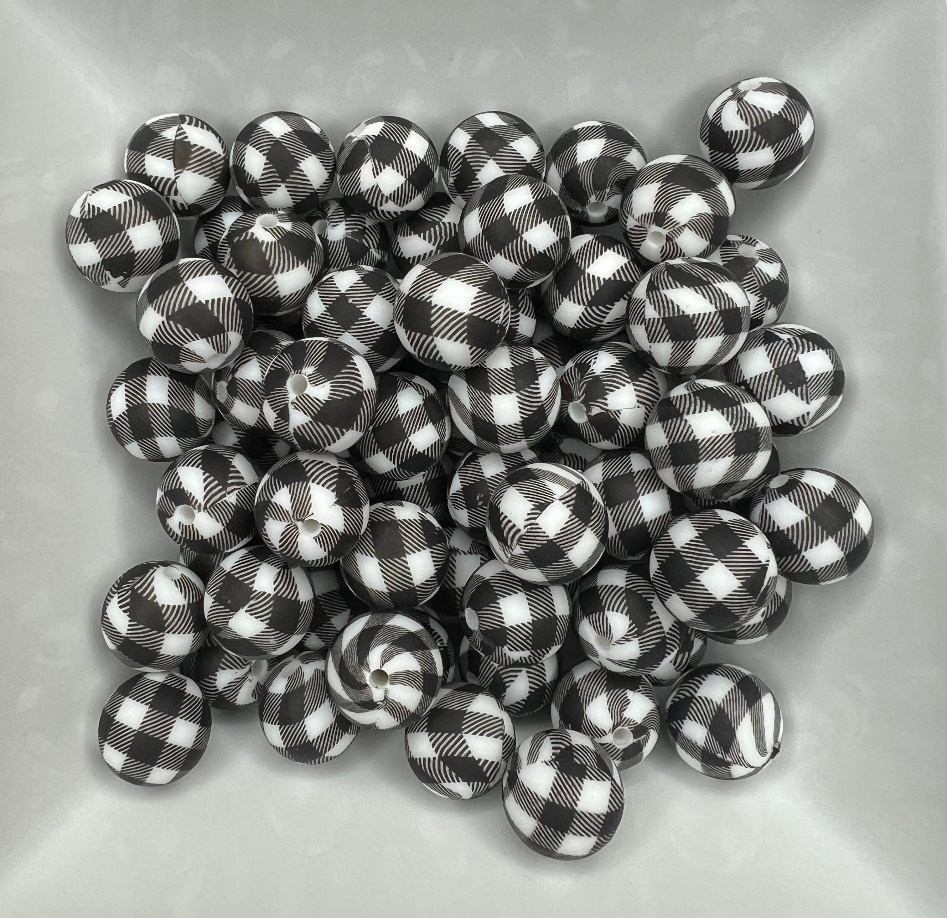 15mm White & black buffalo plaid (pack of 5) – Fire and Hyde Bead Supply